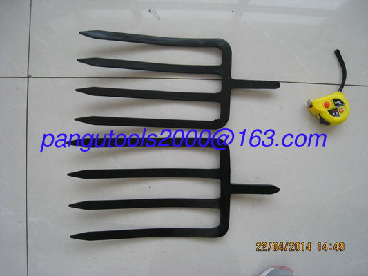 American type spading fork, 4 tines, one piece forged