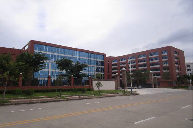Guangzhou Xuelei Cosmetic Co., Ltd. factory production line