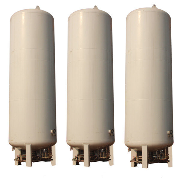 Vacuum insulated low temperature liquid oxygen tank with white color