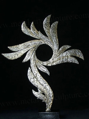 Hand Carved Metal Garden Flowers Sculpture , Stainless Steel Art Sculptures