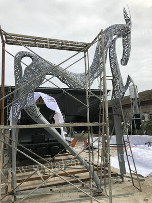 Metal Horse Statue Polished Stainless Steel Sculpture Hollow Out Shape Wonderful Design