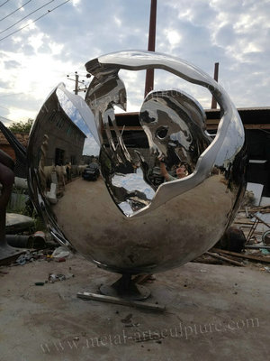 Handmade Creative Aluminum Garden Statues With Mirror Finish Surface