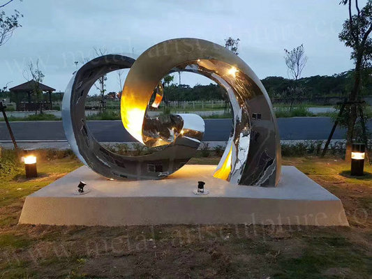 Modern Stainless Steel Sculpture Curve Shape 4m Height Outdoor Ornaments