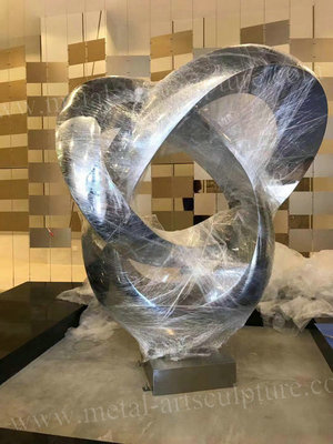 Mirror Surface Circle Shape Large Outdoor Sculpture For Malaysia Inter Hotel Ornaments