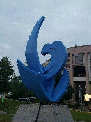 Garden Art Painted Metal Sculpture / Metal Swan Sculpture Size Customized