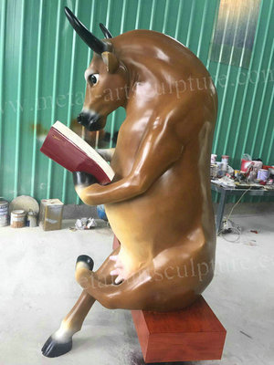 Cattle  Fiberglass Animal Sculptures Large Yard Ornaments Restaurant Decoration