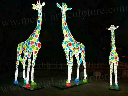 Economic Fiberglass Animal Sculptures Giraffe Shape For Zoo Decoration