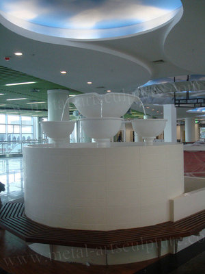 Painted Color Water Sculpture Fountains Contemporary Artwork ODM Accept