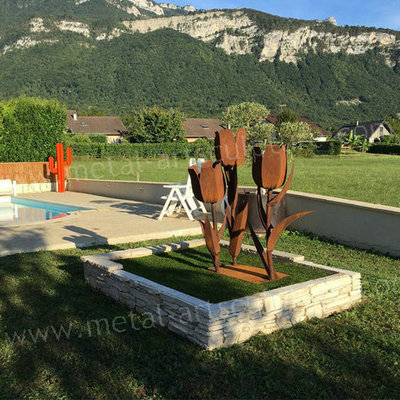 Beautiful Tulip Flower Corten Steel Garden Sculpture Of Rust Color For Decoration