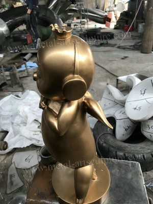Indoor Decoration Cartoon Pig Stainless Steel Statue With Full Handicraft