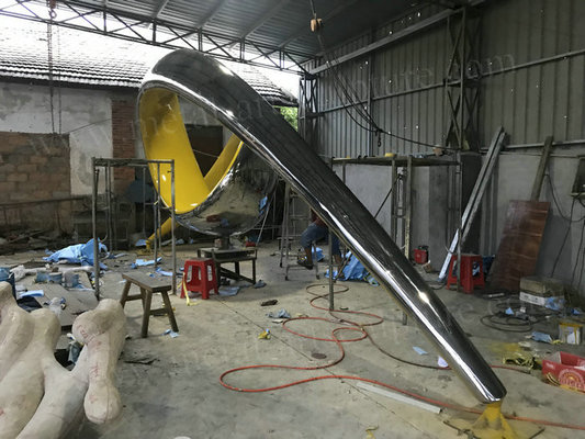 Welding Metal Large Outdoor Statues In Polished And Painted External Decor