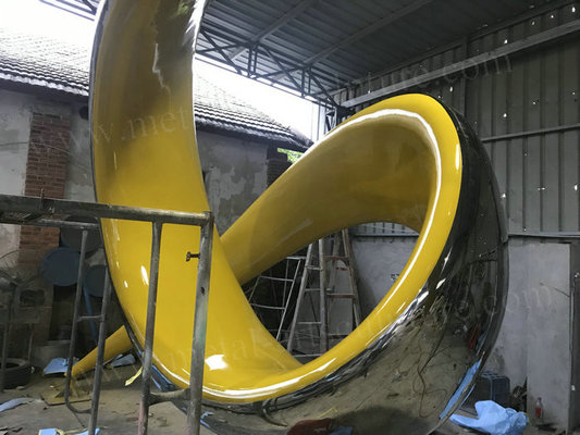 Welding Metal Large Outdoor Statues In Polished And Painted External Decor