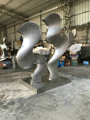 Abstract Art Gallery Large Outdoor Statues With Matte And Polished Surface