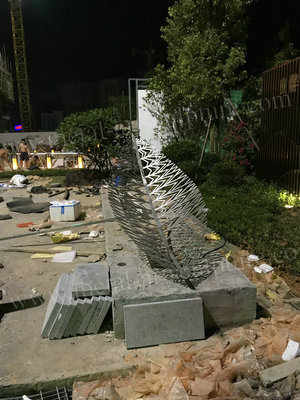 Hollowed Design Stainless Steel Leaf Garden Art Sculpture For Public Decor