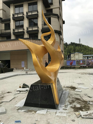 Golden Abstract Metal Garden Sculpture Handcraft Painted With Customized Size