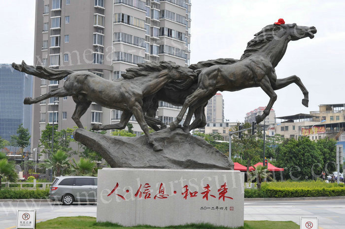 Handmade Large Bronze Horse Statue , Life Size Bronze Statues Yard Ornaments