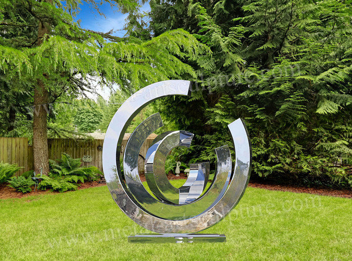Regular Circle Stainless Steel Sculpture Mirror Polished Surface As Landscape Decor