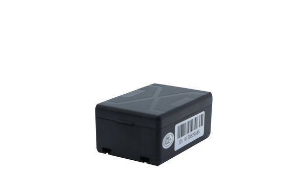 Best wireless gps tracker with magnet installation and 3  years battery working time