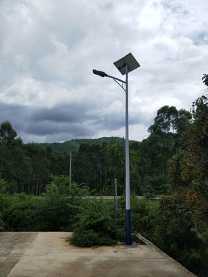 Ce Rohs High Power Integrated Solar Led Street Light IP65 30w Solar Powered Street Lamp
