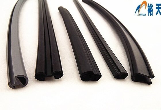 Durable EPDM Rubber Profiles Automotive Rubber Parts Sealing Strip -30 ~ 200°C
