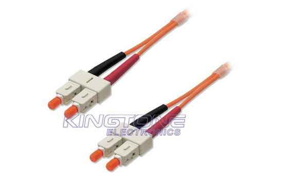 Sc de PVC au duplex 62,5/125 à plusieurs modes de fonctionnement optique de corde de correction de fibre de Sc um