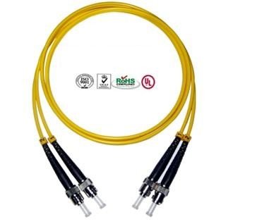 Corde de correction optique de fibre de St de 4 noyaux pour la perte de rendement élevé de transmission de données