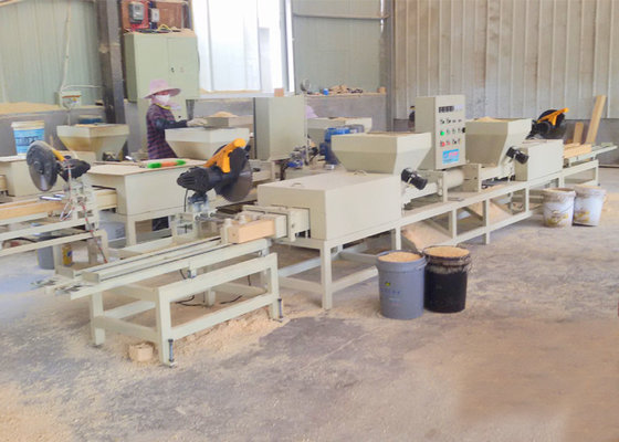 Industrial Auxiliary Equipments Wood Sawdust Block Making Machine 12 Month Warranty