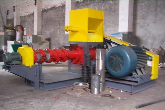 Floating And Sinking Fish Feed Making Machine With Jacketed Construction Screw Sleeve