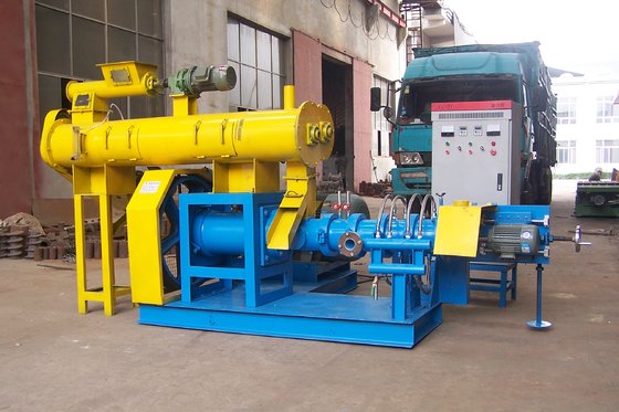 Professional Fish Feed Making Machine , Floating Fish Feed Machine Temperature Adjustable