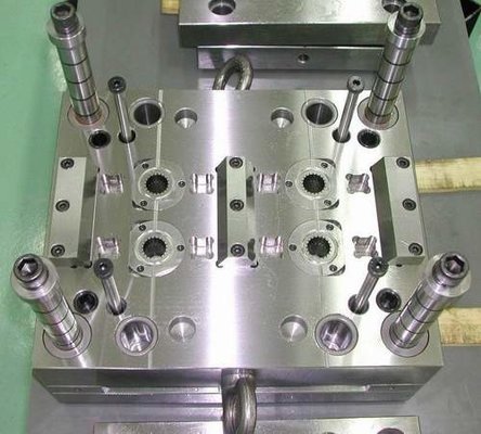 Submarine Gate Custom Plastic Injection Mould with Moldflow Analysis Report