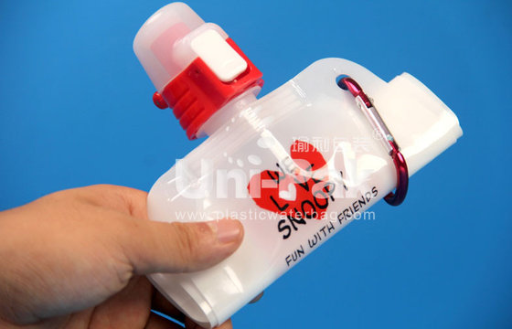 Healthy Laminated Plastic Water Bag Foldable 450ml With Carabiner , Non-toxic