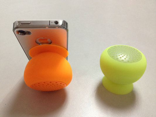 Eco-friendly Suction Cup V2.1 + EDR 2 Color LED Rechargeable Bluetooth Speakers For Laptop, Computer