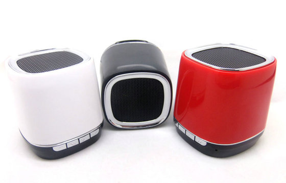 A2DP Small Waterproof Rechargeable Bluetooth Speakers Outdoor Cordless V 3.0