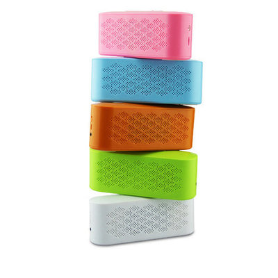 Portable Pill Wireless Bluetooth Speaker for iPhone Mobile Phone / iPad Customized Color