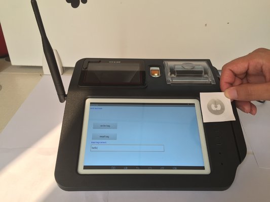 Terminal androïde de position de 7 NFC de pouce, code barres balayant des systèmes de paiement par carte de crédit de NFC