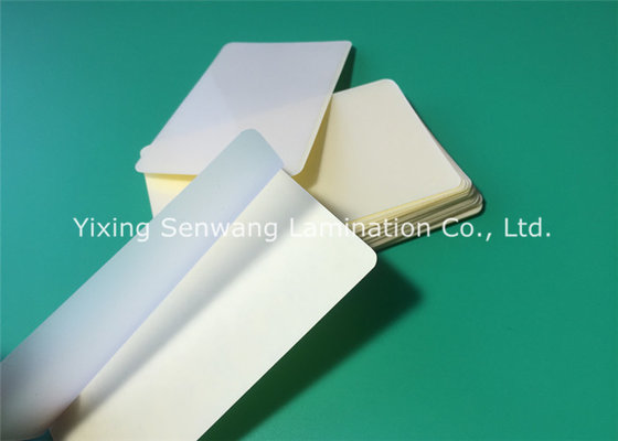 Film di laminazione posteriore appiccicoso delle piccole carte/chiari pc laminati del film 100 per pacchetto