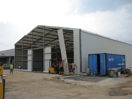 Prefabricated EPS Roof Q235 Steel Structure Warehouse