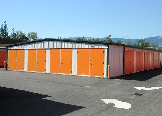 Light Steel Warehouse Buildings / Prefab Metal Storage Buildings Wind Resistance