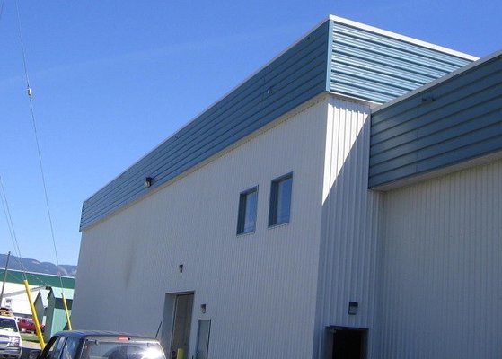 Prefabricated Lightweight Metal Frame Structure , Maintenance Steel Shed Buildings