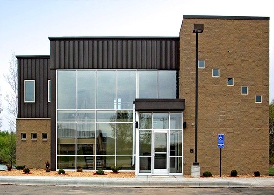 Single Slope Tapered Commercial Steel Frame Buildings With Large Glass Curtain Wall