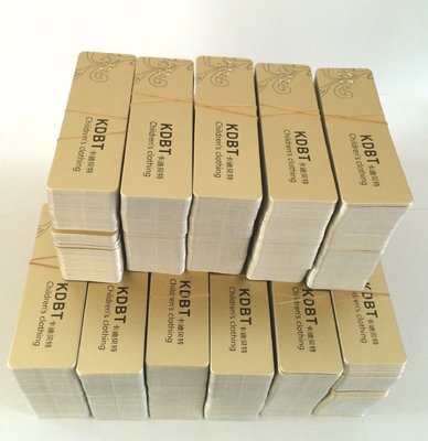金印刷されたペーパーこつは 350GSM 厚さのペーパー 2 Picese に付けます