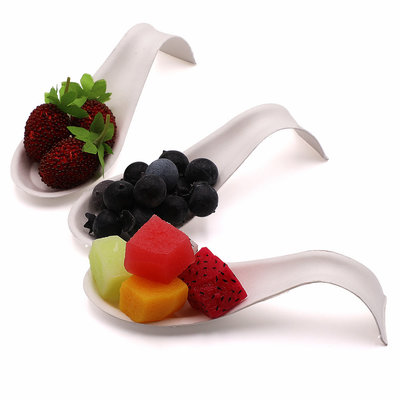 Disposable biodegradable little spoon shape sugarcane fruit tray bagasse paper sushi cake plate supplier