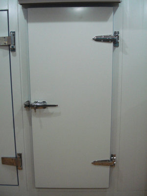 1 * 2.2m Cold Room Swing Door with PU 100mm / Semi-hinged & full hinged
