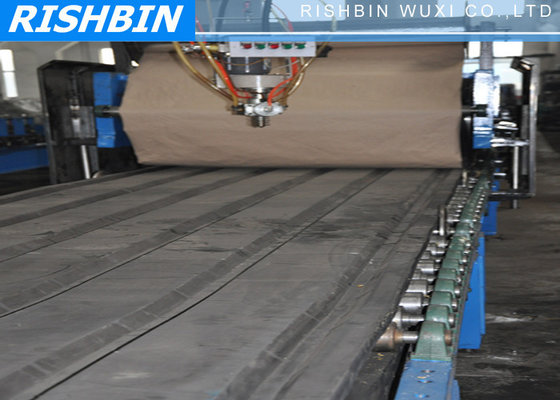 Galvanized Color Steel PU Sandwich Panel Machine For Roof Wall Panels