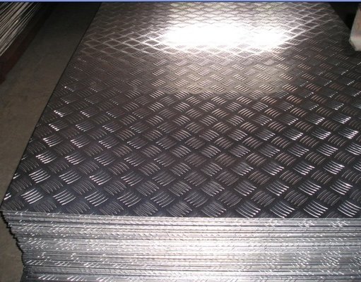 Clean Checkered Aluminum Diamond Plate Sheets 1050 3003 1.5 - 8.0mm  Anti-slip