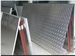 Professional Flat Clean Aluminium Checkered Plate , Al Tread Plates with 1100 3003 5052