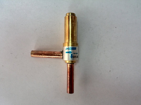Short pipe 220V / 110V solenoid air conditioner valve control the flow close and open