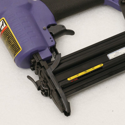 Impact Resistance Air Battery Powered Brad Nailer For Crown Molding 18 Gauge