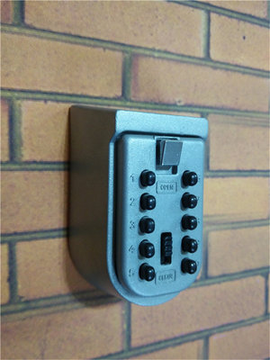 Multi Key Lock Box Key Holder Zinc Alloy Frame , Metal Exterior Key Lock Box