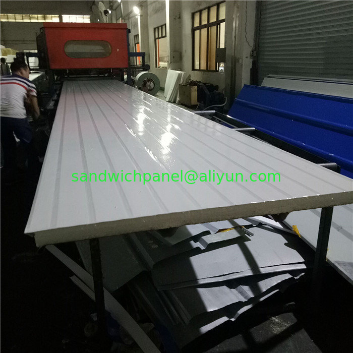 1050-50-0.4mm wide red steel up and 0.35mm greywhite down eps sandwich roof panel